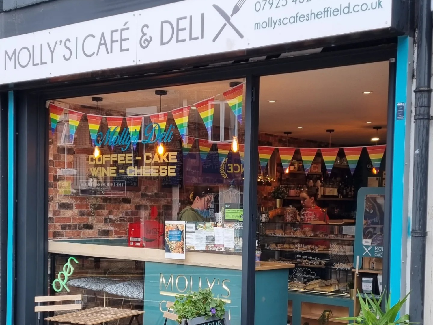 Molly's Café & Deli